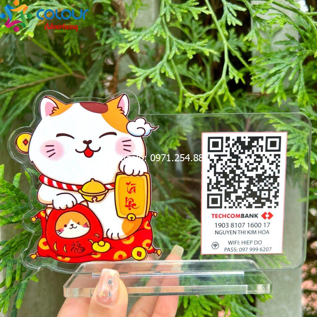 Làm bảng mica quét mã QR để bàn đẹp giá rẻ lấy ngay